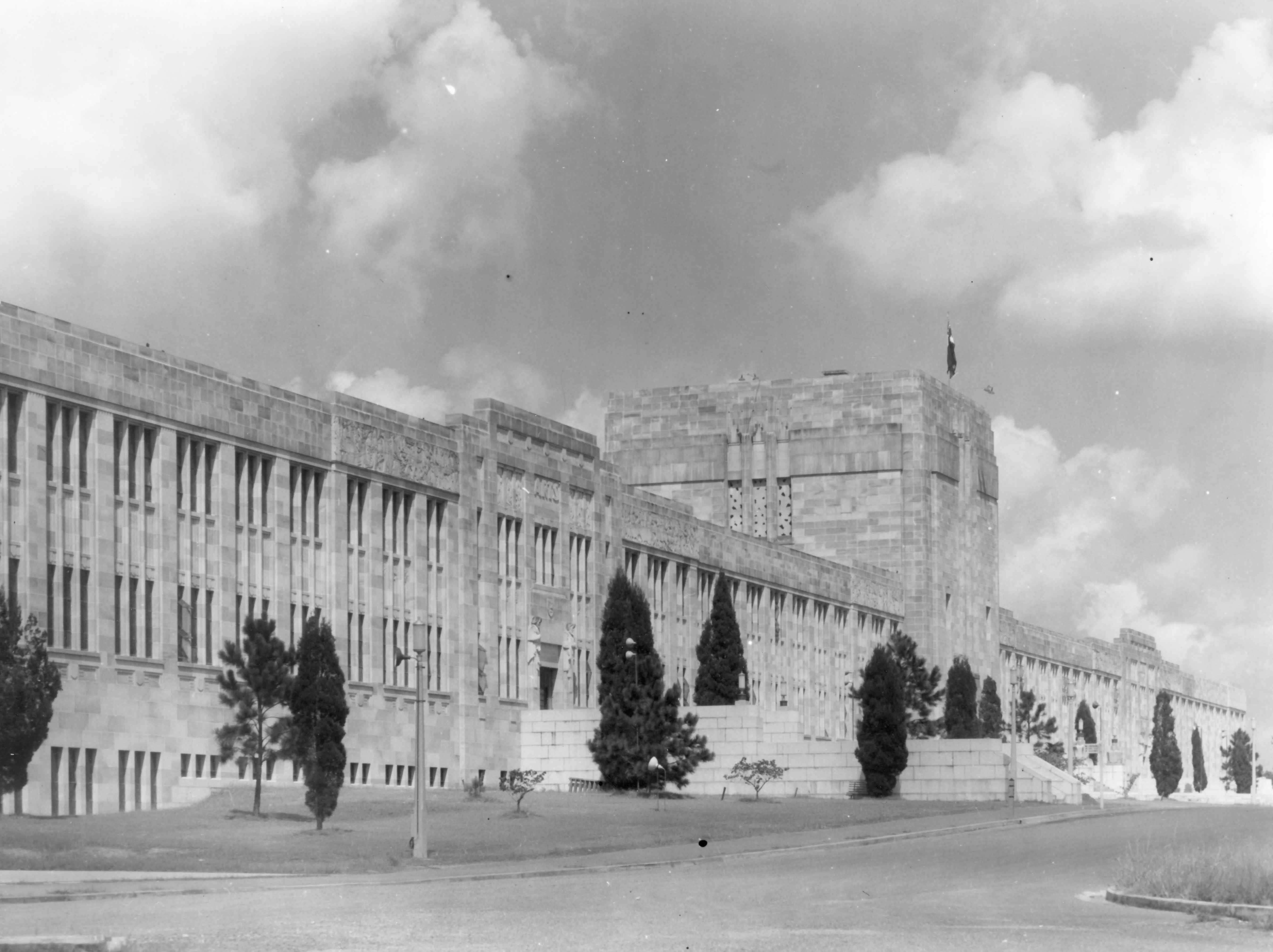 Front of the Forgan Smith Building, c1958 | Queensland Historical Atlas