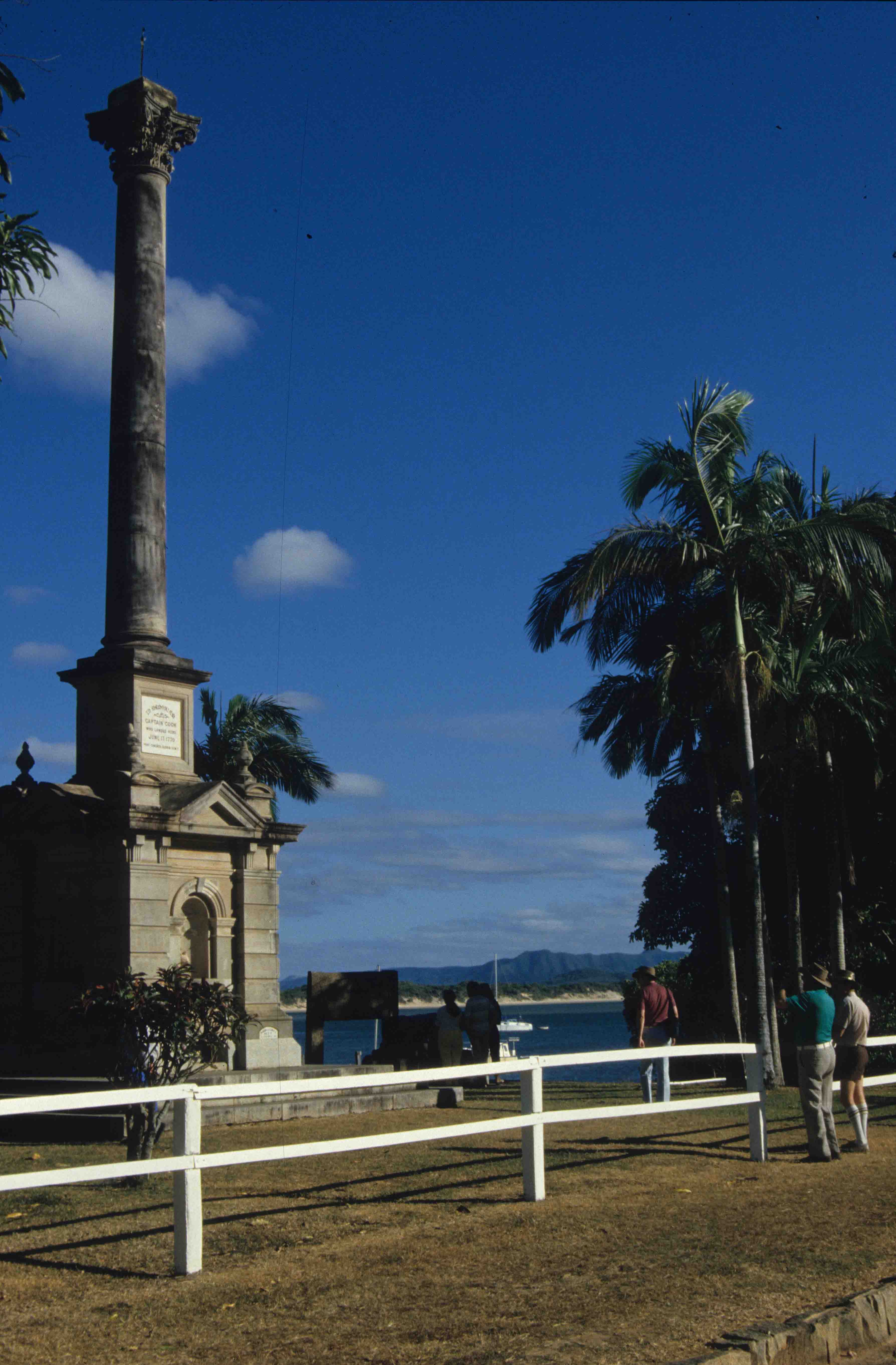 James Cook monuments, Cooktown, 1988 | Queensland Historical Atlas