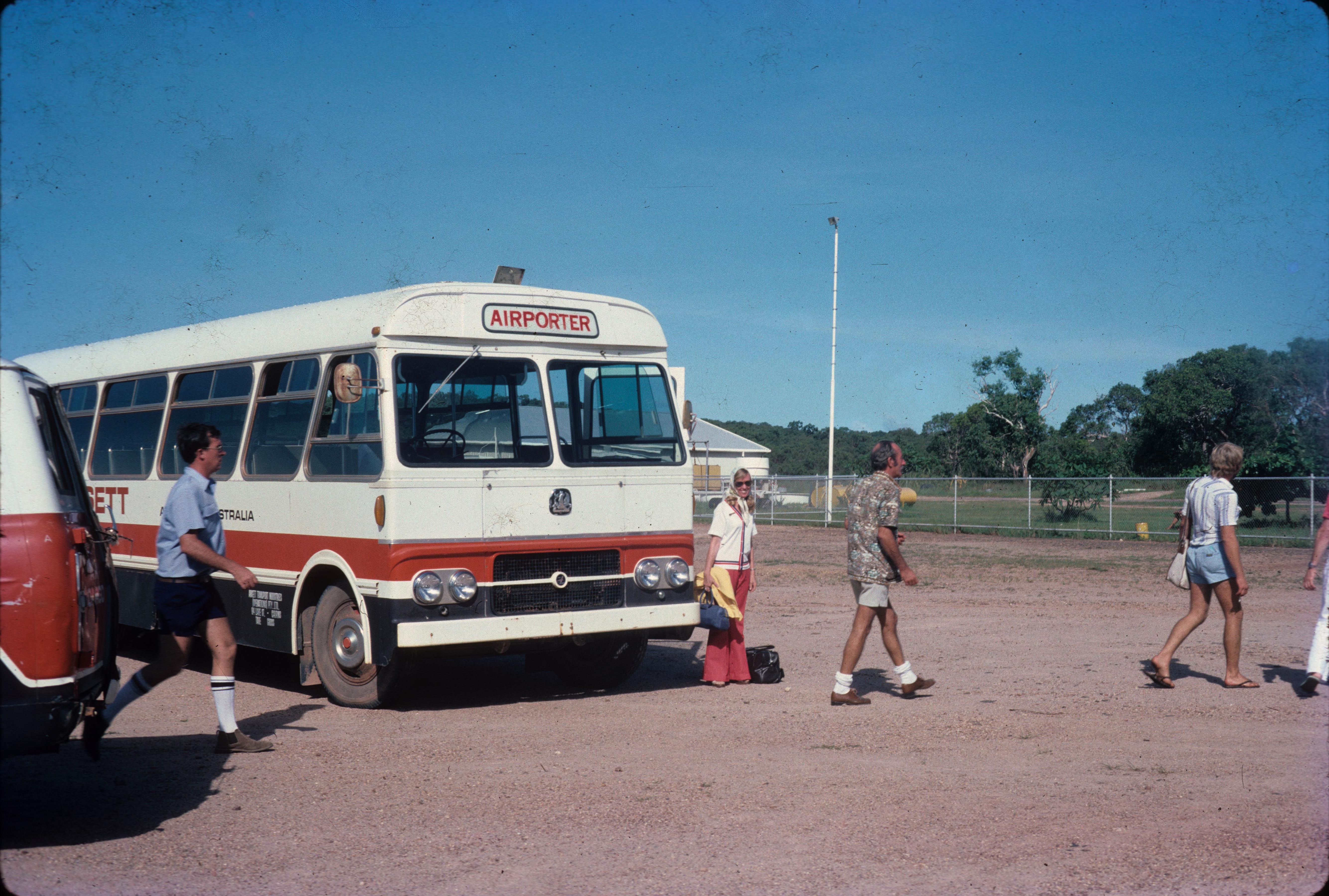Ansett airport bus, Horn Island, 1976 | Queensland Historical Atlas